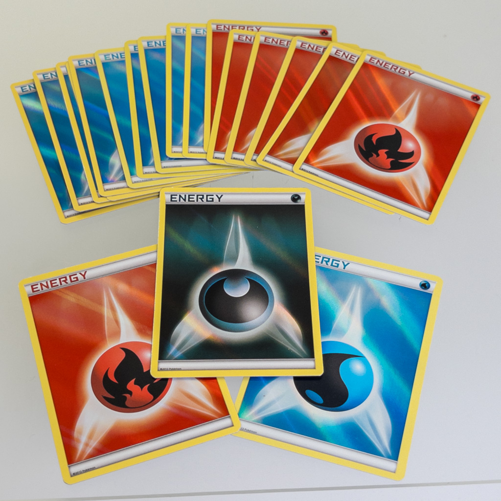 Wizards of the Coast - Lot of 19 Holo-foil Energy Pokemon Cards (NON ...