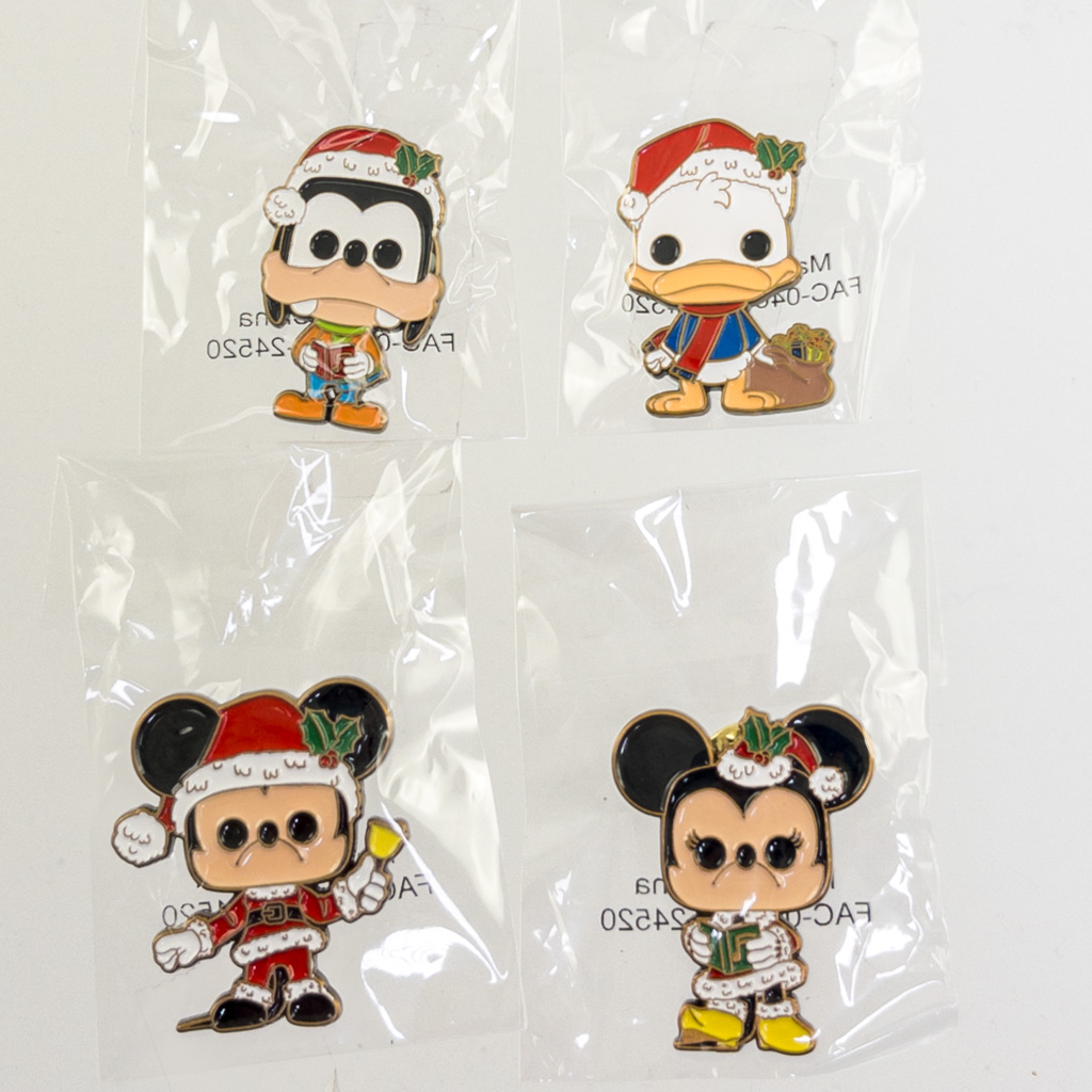 Funko - Disney - Set of 4 Christmas Pins (Mickey Goofy Donald & Minnie ...